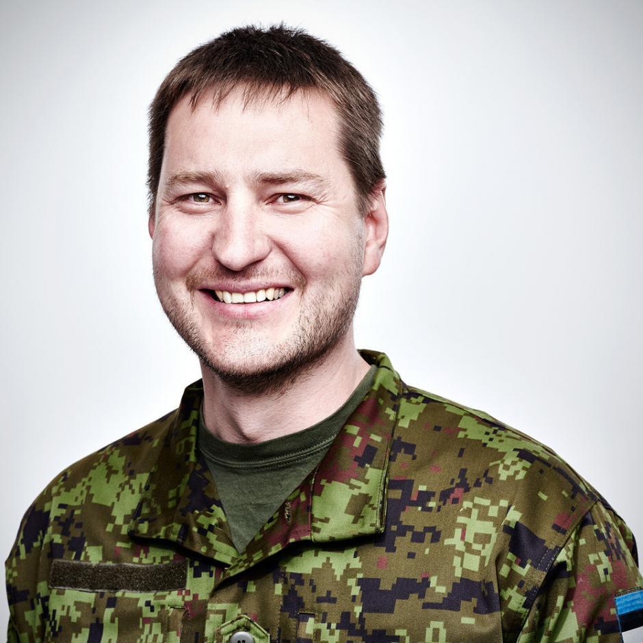 16 portraits of the Estonian Defence League men and women