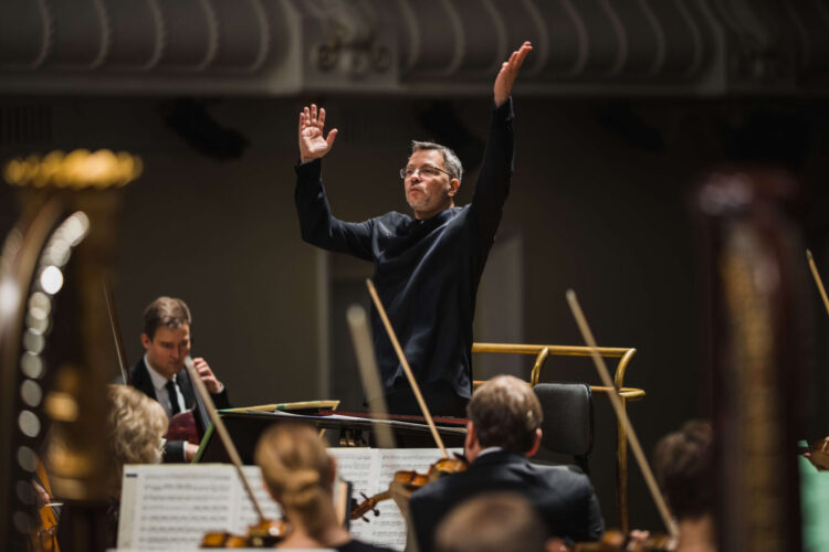 The Estonian National Symphony Orchestra tours France and Germany