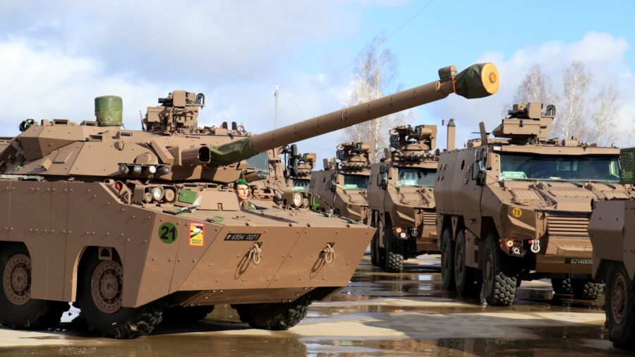 French Griffon vehicles and AMX-10 tanks arrive in Estonia